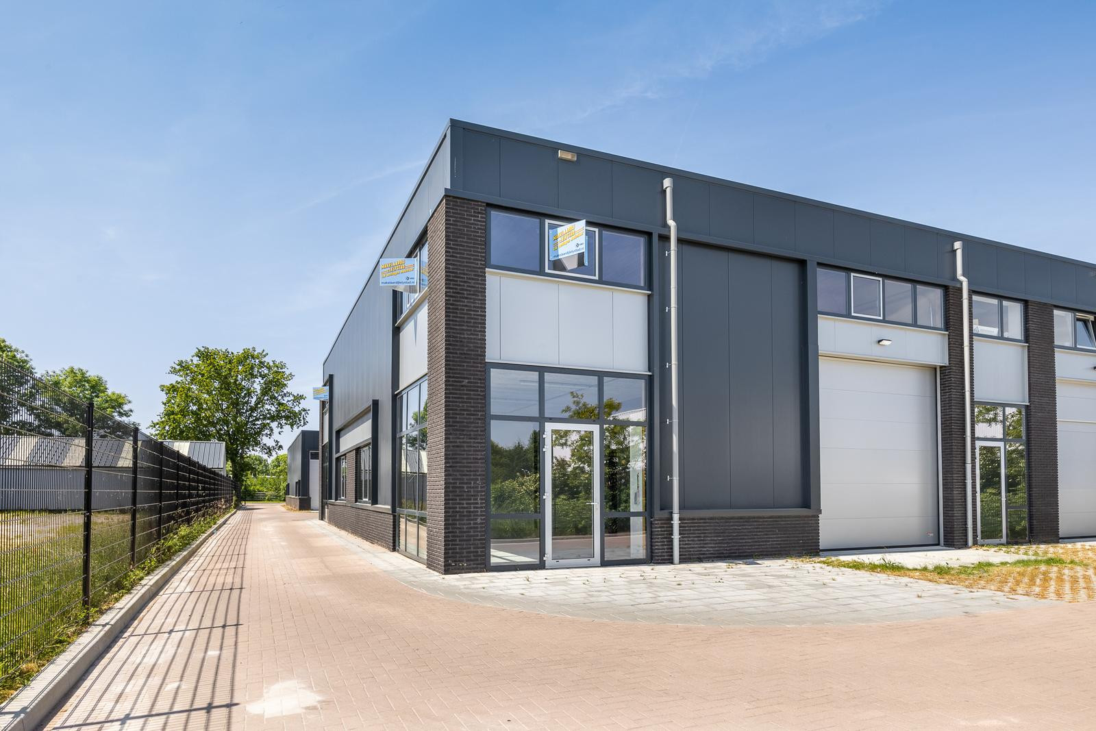 Bedrijfspand te koop: Zeilweg 32U 58 8243PK Lelystad - Vastgoed Nederland