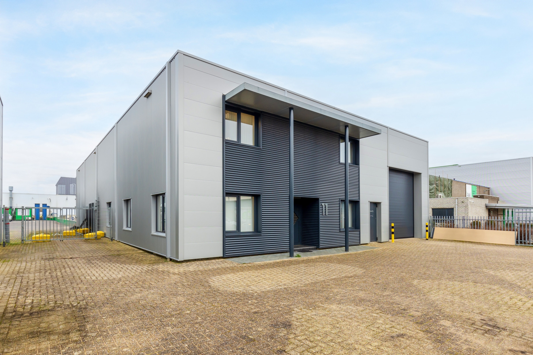 Bedrijfspand te huur: Ampèreweg 11 6101XE Echt - Vastgoed Nederland