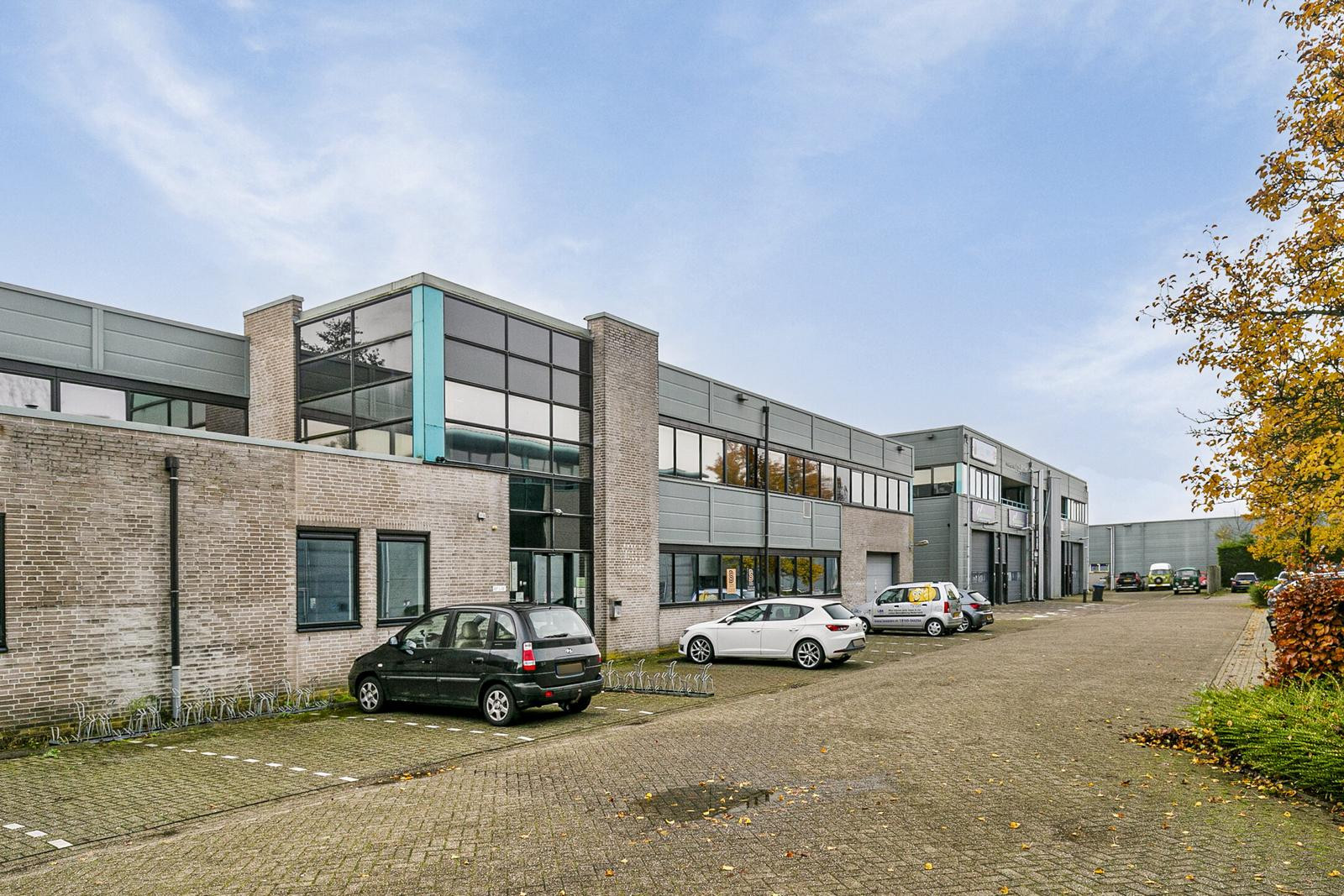 Bedrijfspand te huur: Vijfhuizenberg 48b 4708AL Roosendaal - Vastgoed Nederland