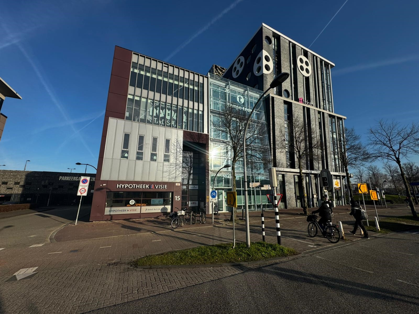 Bedrijfspand te huur: Middenweg 21 8232JT Lelystad - Vastgoed Nederland