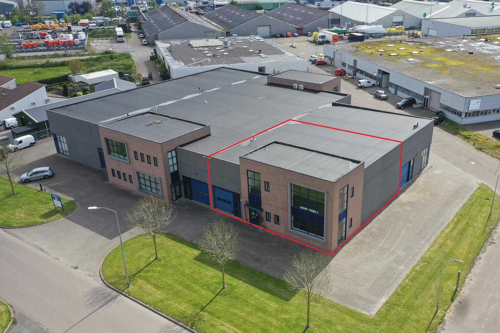 Bedrijfspand te huur: Vaartweg 81D 8243PD Lelystad - Vastgoed Nederland