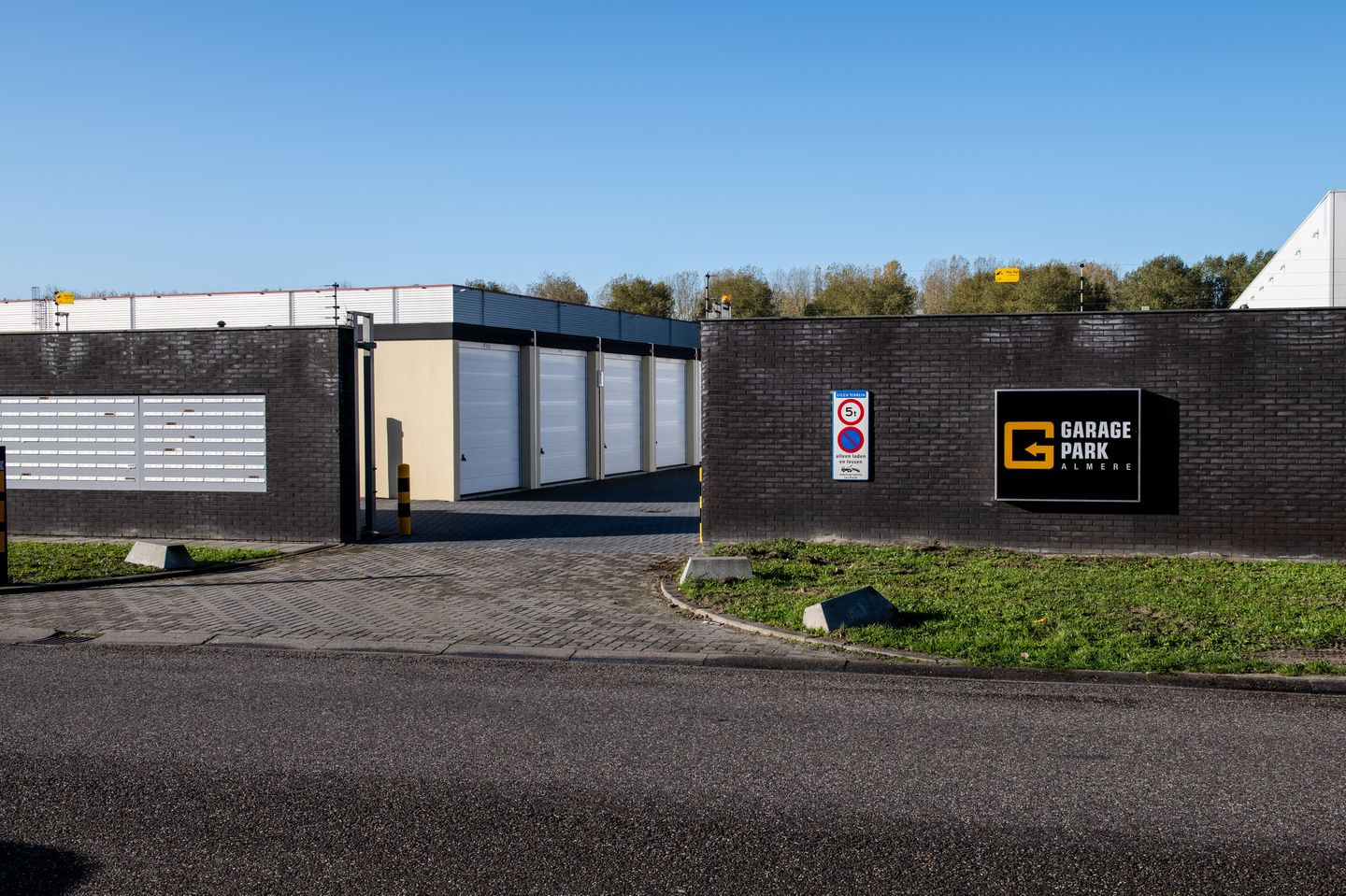 Bedrijfspand te koop: Wormerweg 4g 1 1311XB Almere - Vastgoed Nederland